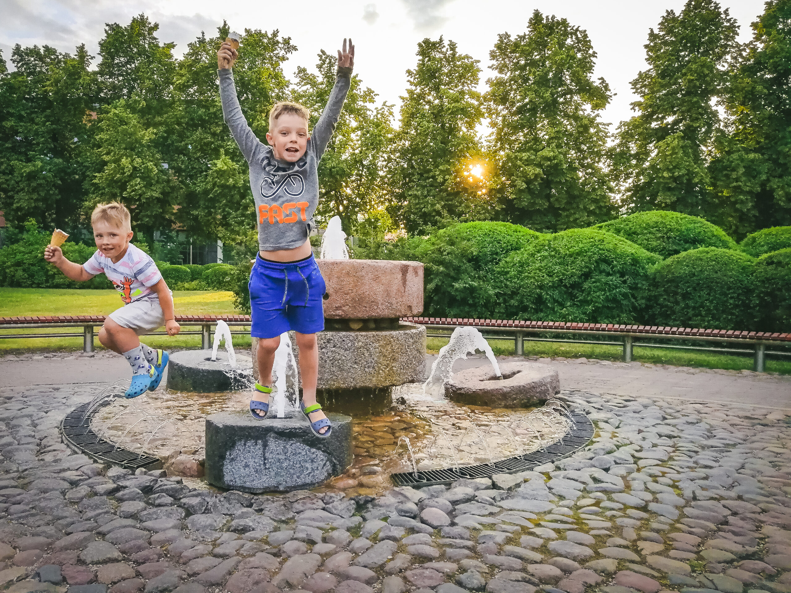 Strūklaka DZIRNAKMENS - VisitVentspils