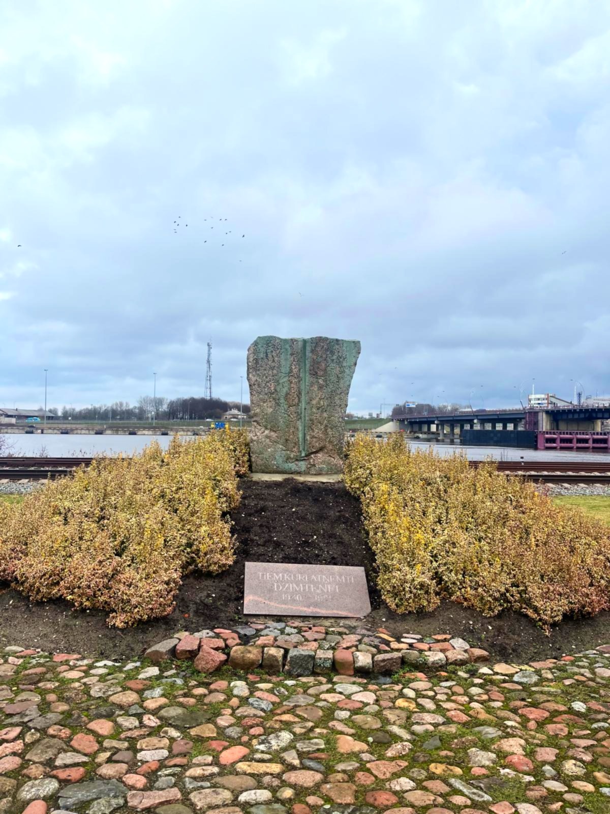 Piemineklis tiem, kuri atņemti dzimtenei 1940 - 1991 - VisitVentspils