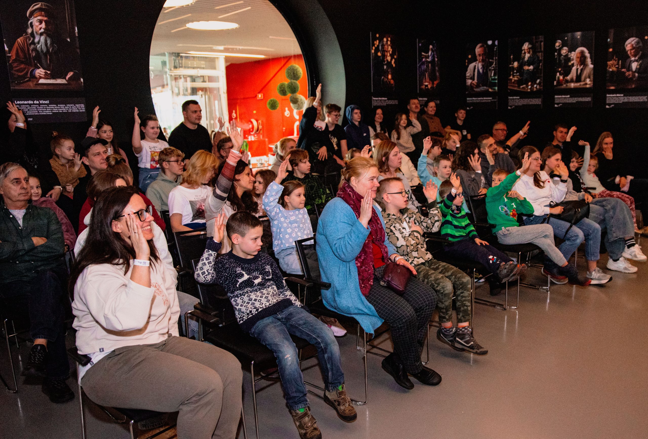 Science Center VIZIUM science show “Around the World in 20 Minutes ...