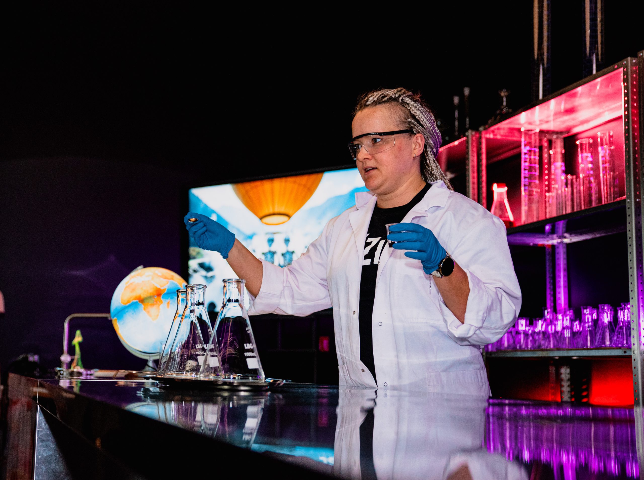 Science Center VIZIUM science show “Around the World in 20 Minutes ...