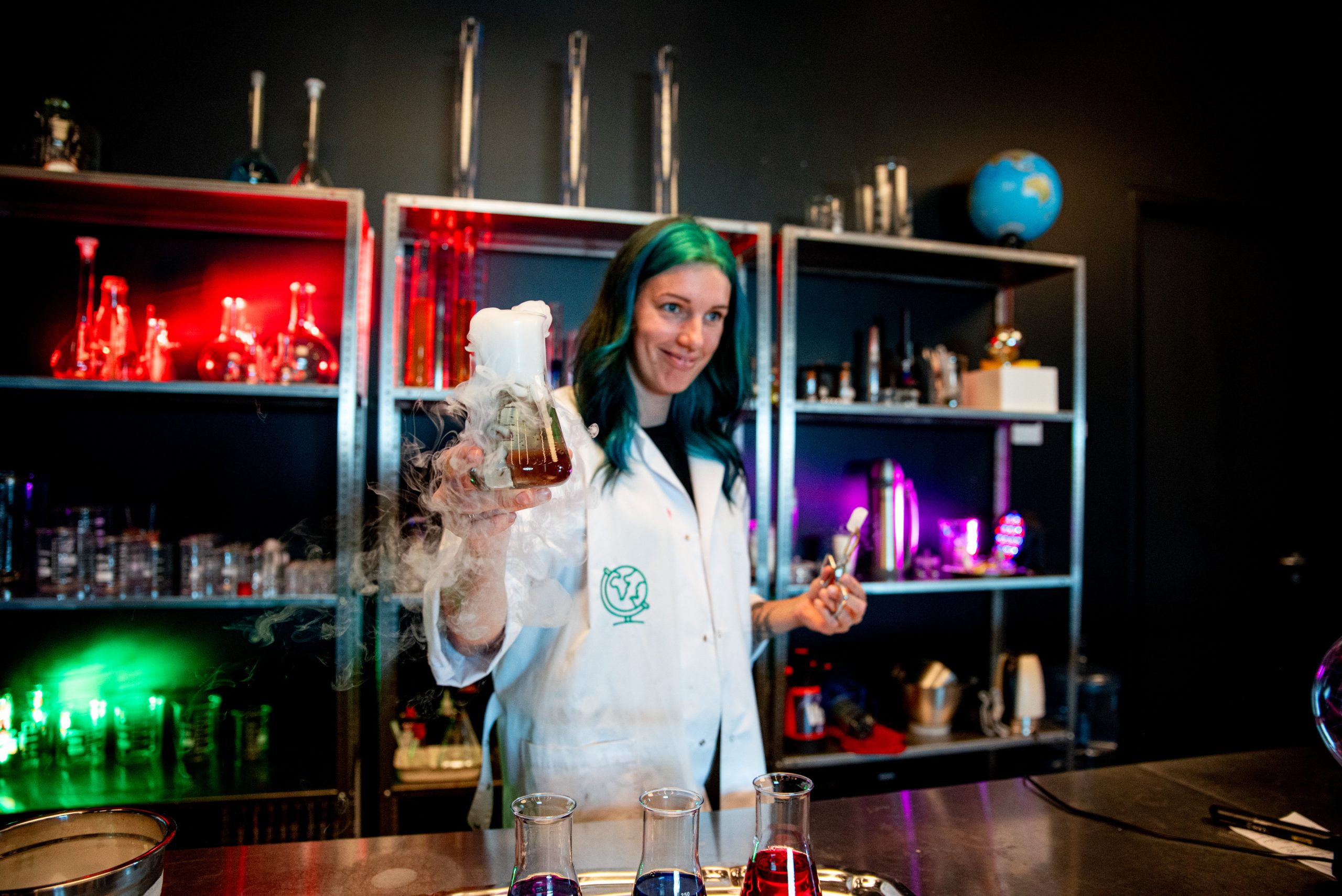Science Center VIZIUM science show “Journey through science ...