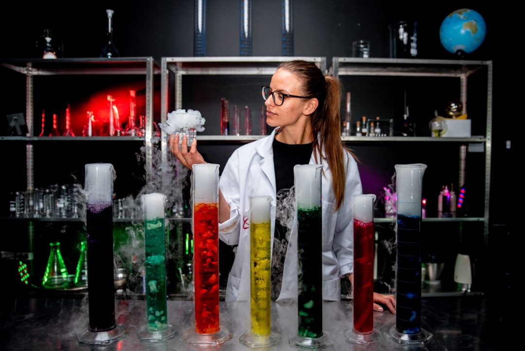 Science Center VIZIUM science show “Journey through science ...