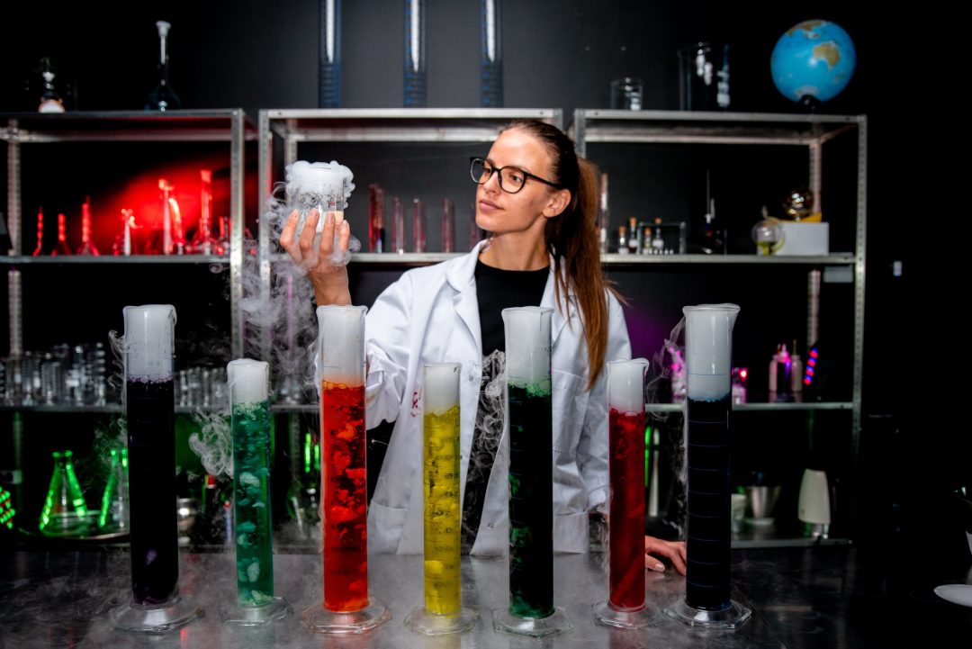 Science Center VIZIUM science show “Journey through science ...